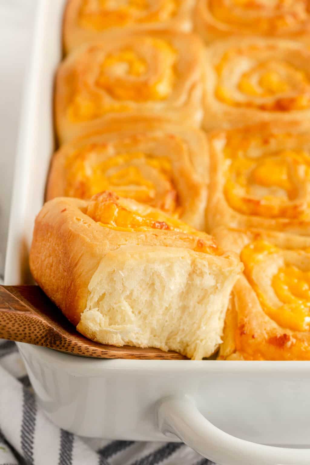 Garlic Cheese Bread (Rolls) Recipe - Kylee Cooks