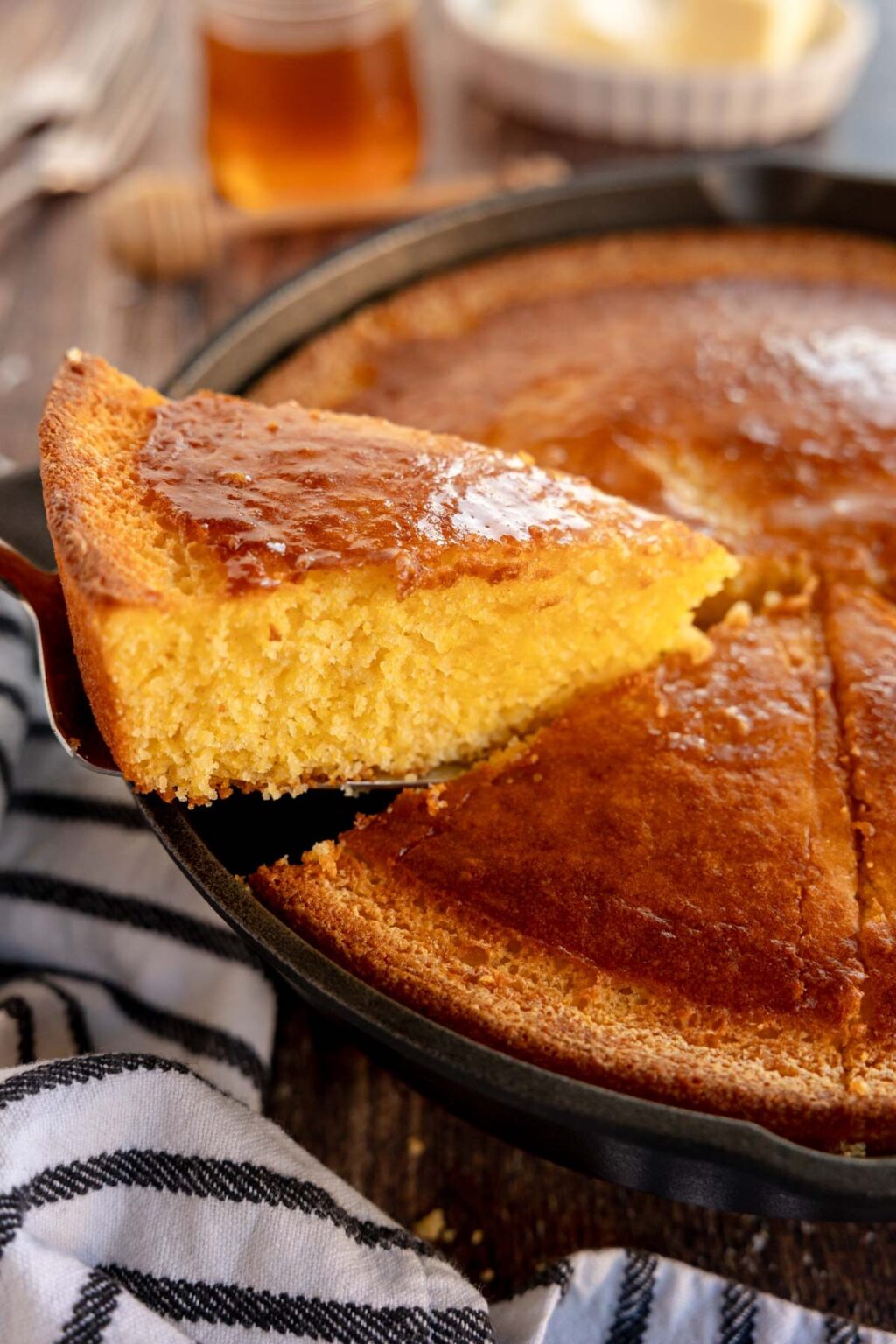 Skillet Cornbread Recipe (from scratch) - Kylee Cooks