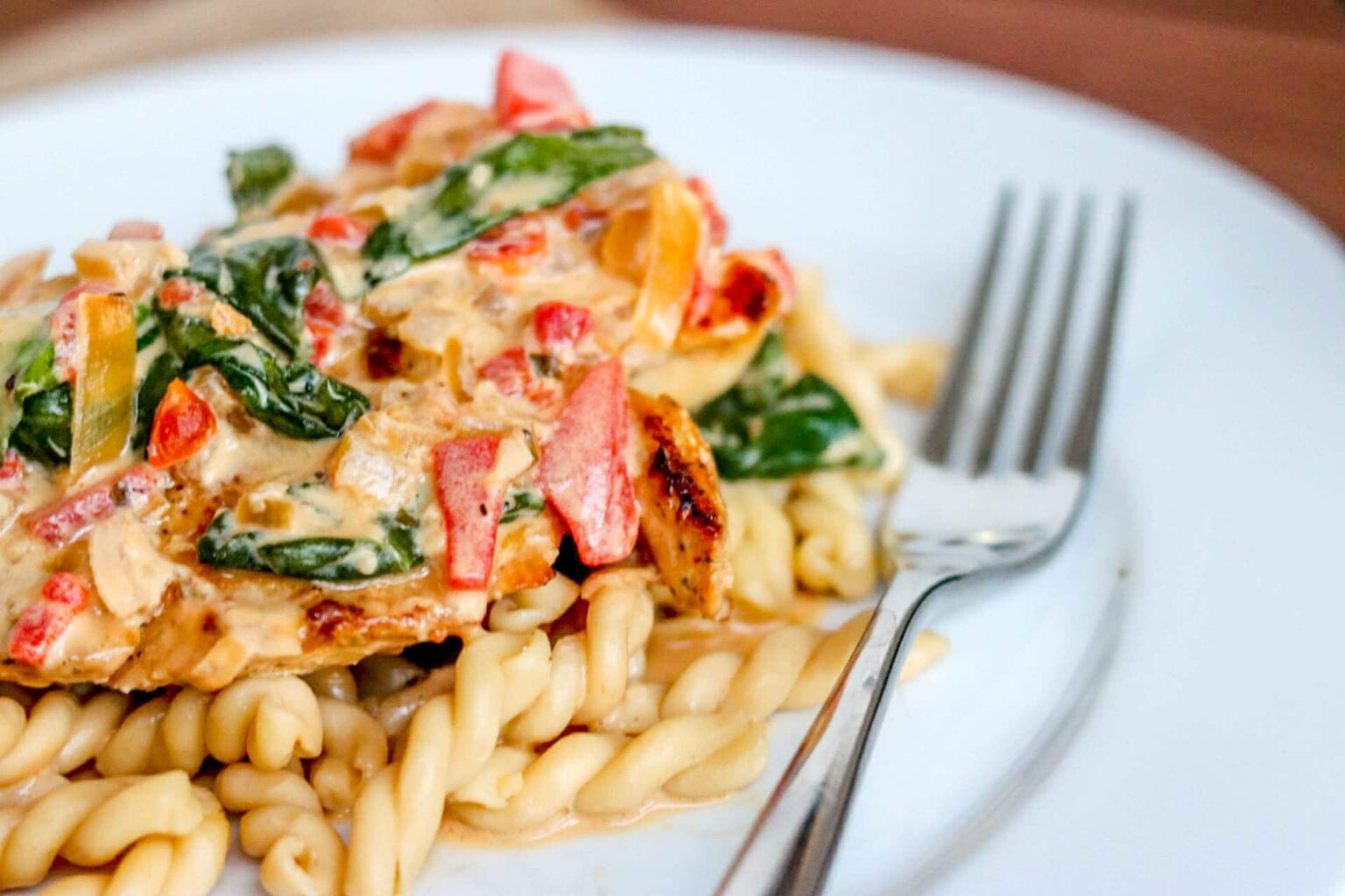 Creamy Mediterranean Chicken Dinner (in a Skillet) - Kylee Cooks