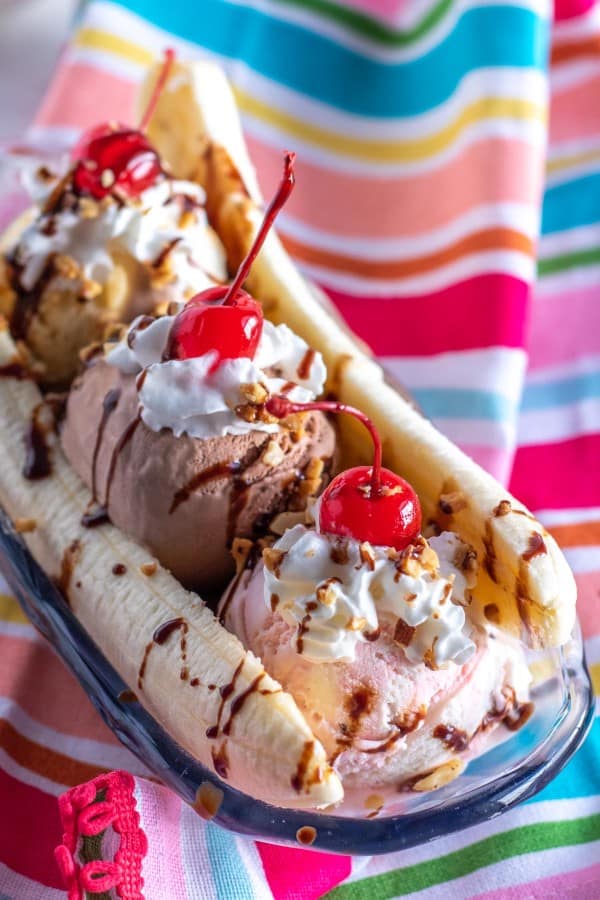 How to Make a Banana Split - Kylee Cooks