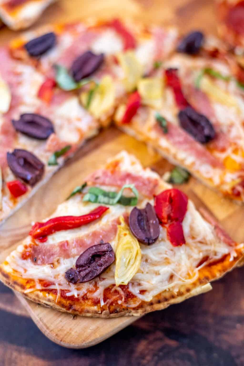 Italian Deli Flatbread Pizza Recipe - Kylee Cooks