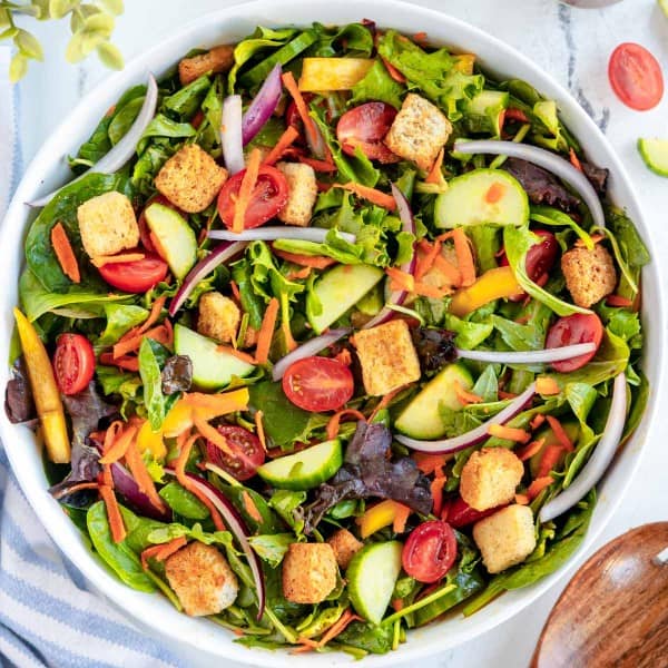 Easy Garden Salad Recipe (House Salad) - Kylee Cooks